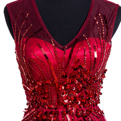 The Luxurious Beaded Crystal Sequined Evening Gown With The Length Of ...