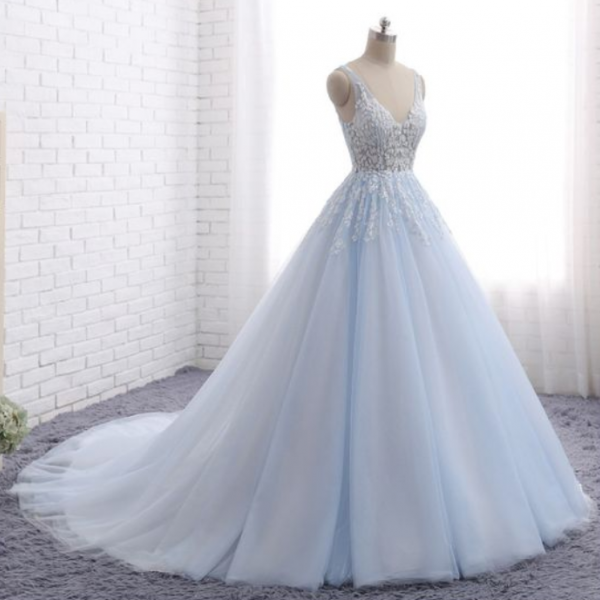 The New Elegant Long Evening Gown With A Formal Dinner Dress With A ...