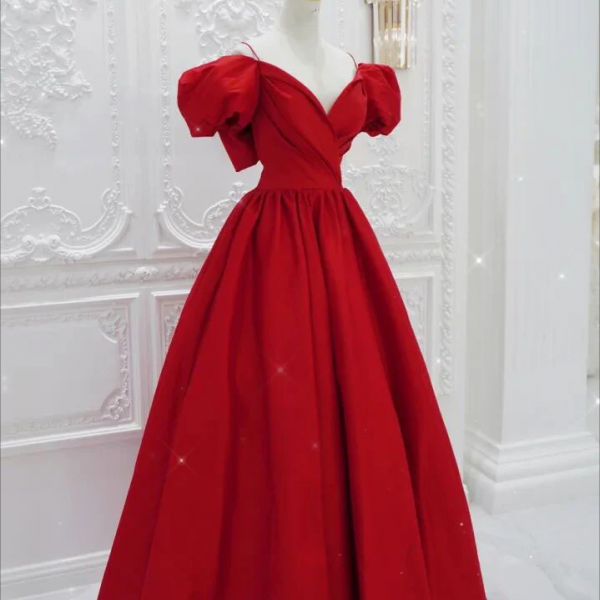 The Elegant Long Evening Gown With A Formal Dinner Dress With A Formal ...
