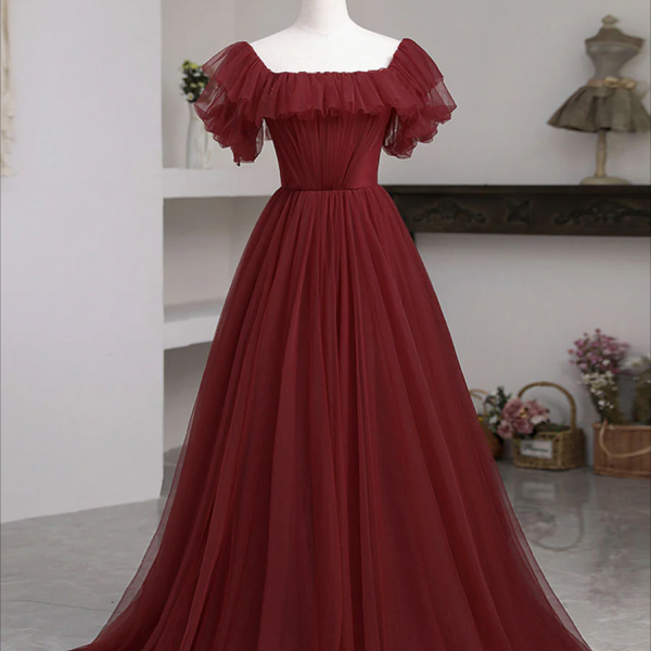 The Elegant Long Evening Gown With A Formal Dinner Dress With A Formal ...