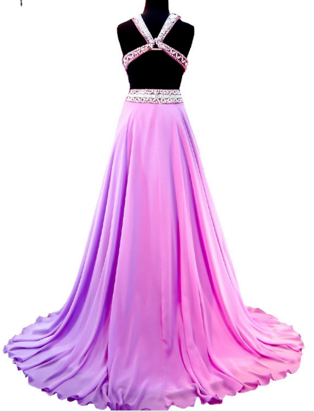 The Unique Evening Gown Has A At The Top Of The Women's Formal Dress ...