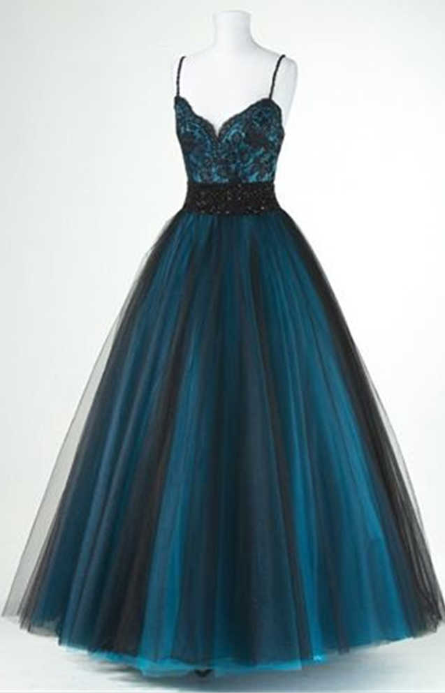 Spaghetti Straps V-neck A-line Prom Gown With Lace Bodice on Luulla